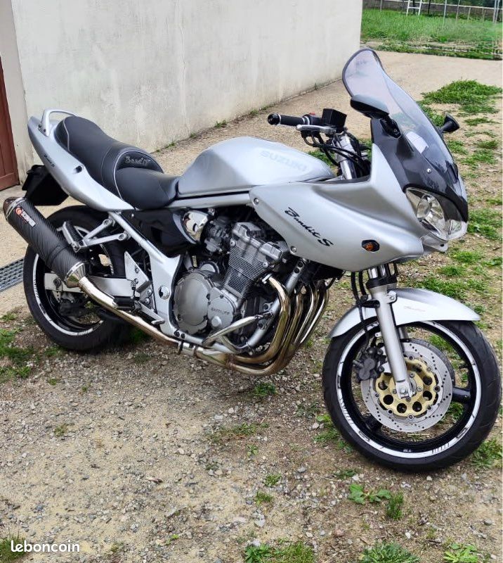 Suzuki Bandit S - Motos