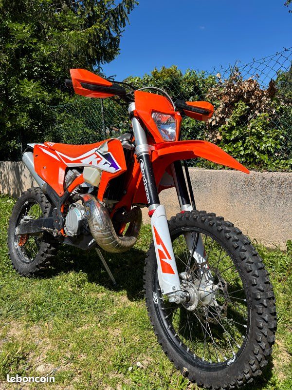 300 ktm tpi 2023 - Motos