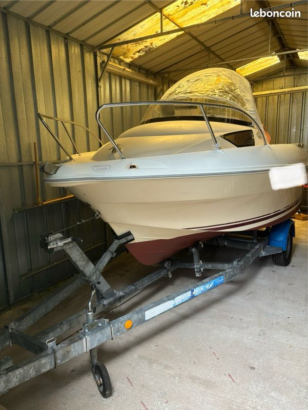 Bateau QuickSilver 470 cabine - Nautisme