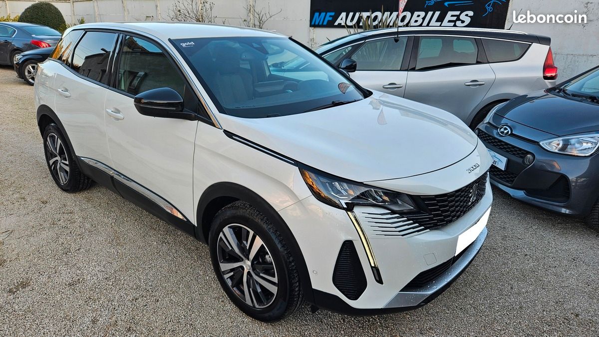 Peugeot 3008 Phase II 'Allure Pack' 19 000 kilomètres Parfait état ...