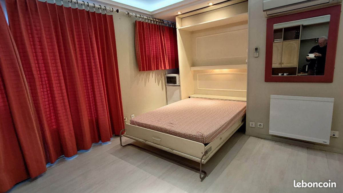 Promenade des Bains, studio Fréjus Plage, limite port de St-Raphaël ...