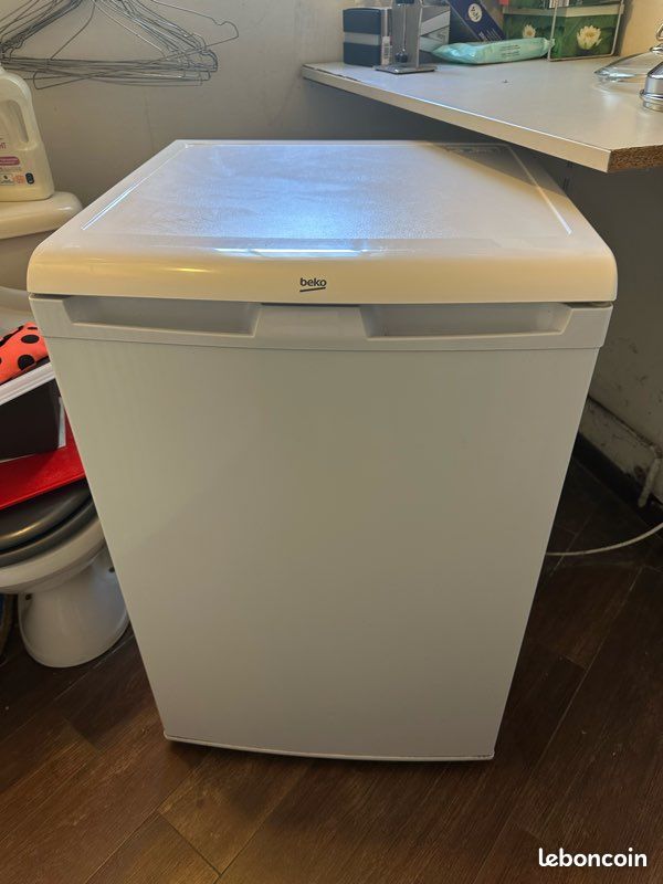 Frigo top marque BEKO 23 cm3 - Électroménager