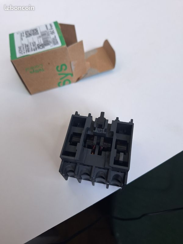 NEUF SCHNEIDER LADN40 TeSys D - bloc contacts auxiliaires frontaux - 4F ...