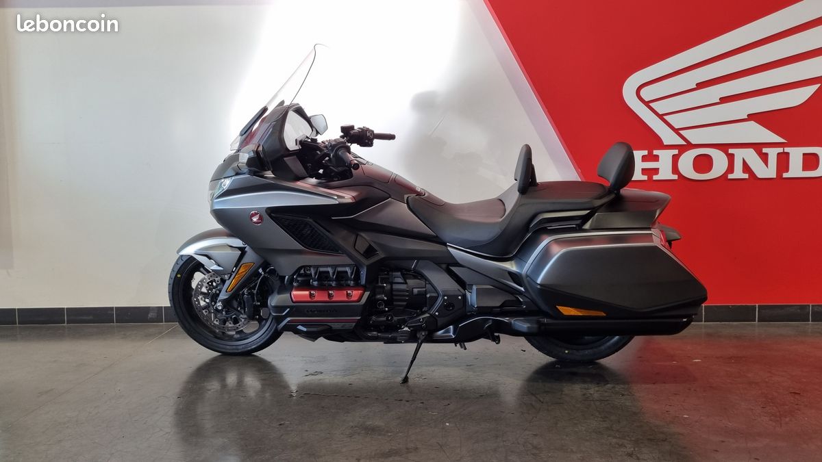Honda goldwing bagger - Motos