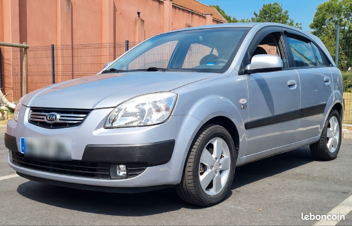 Kia rio 1.5 CRDI - Voitures
