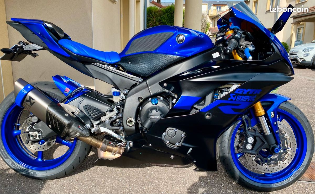 🔵 Yamaha R6 🔵 - Motos