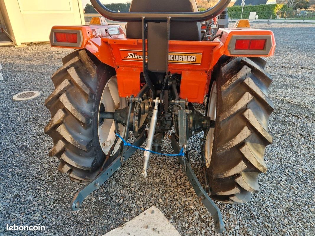 Kubota KUBOTA L1-245 - Tracteurs