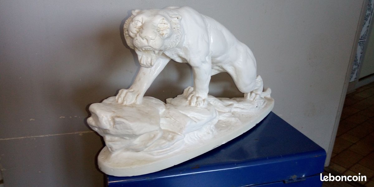Statue en Platre Peint Blanc " Le Tigre à l'Affut " Signé Joseph ...