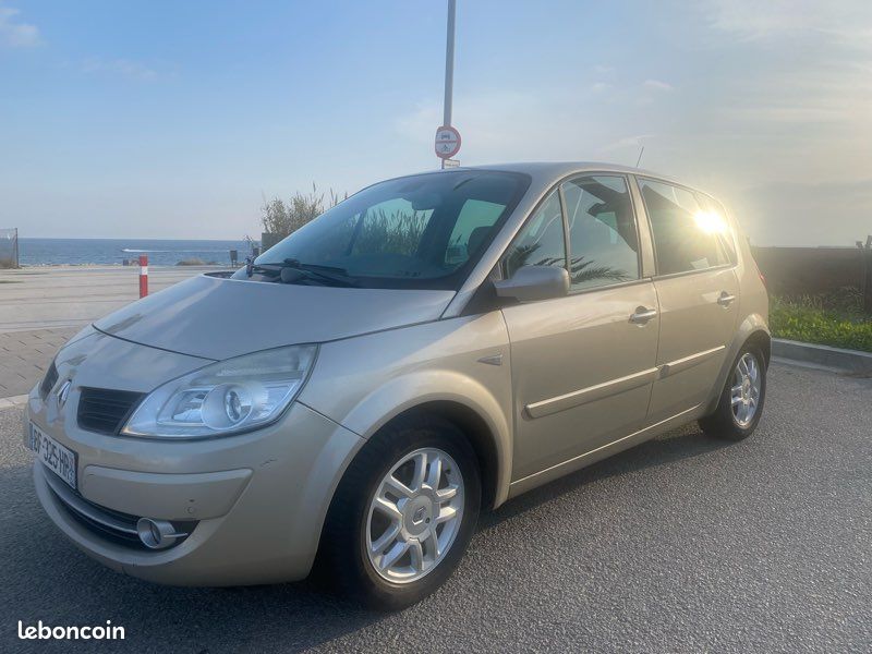 Renault Megane Scenic - Voitures
