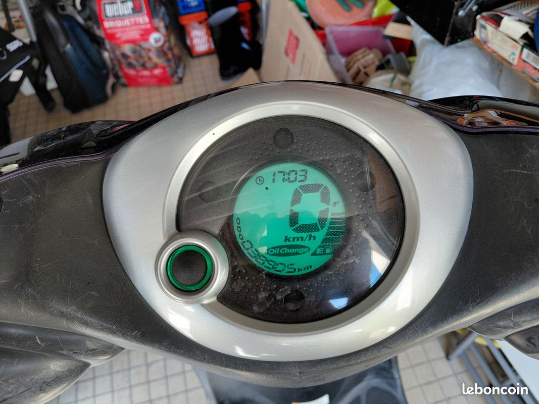 Scooter MBK OVETTO 4 Temps 50 cc violet avec top-case - Motos