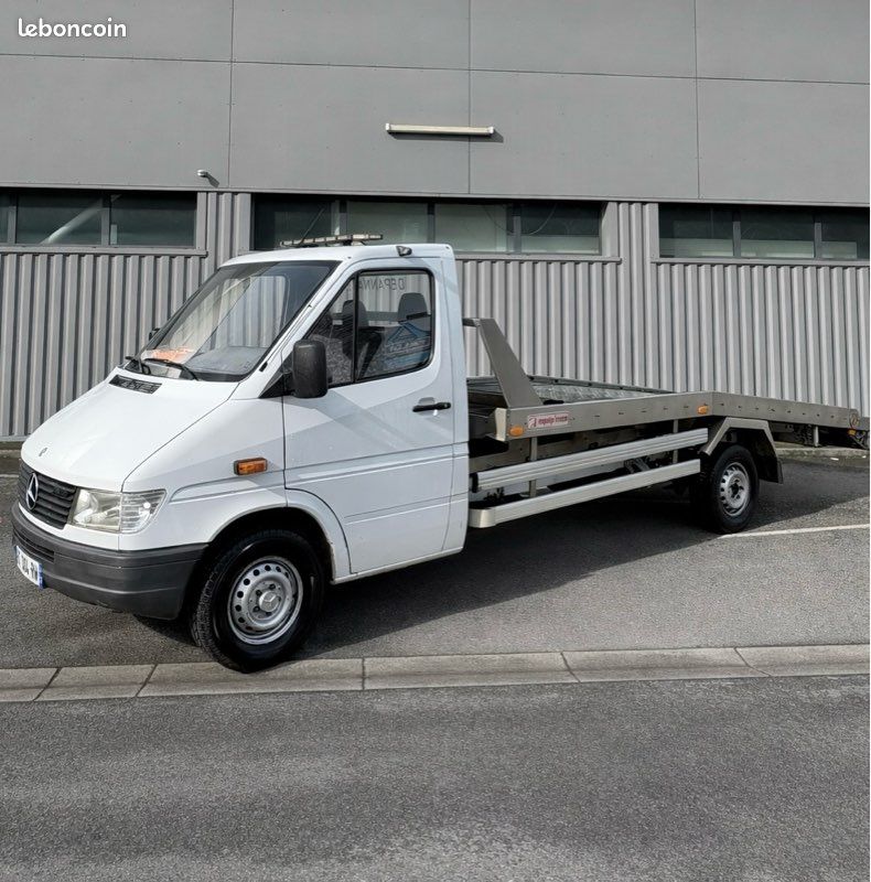 Mercedes-benz sprinter dépanneuse 312D combi court 2l9 122CV - Utilitaires