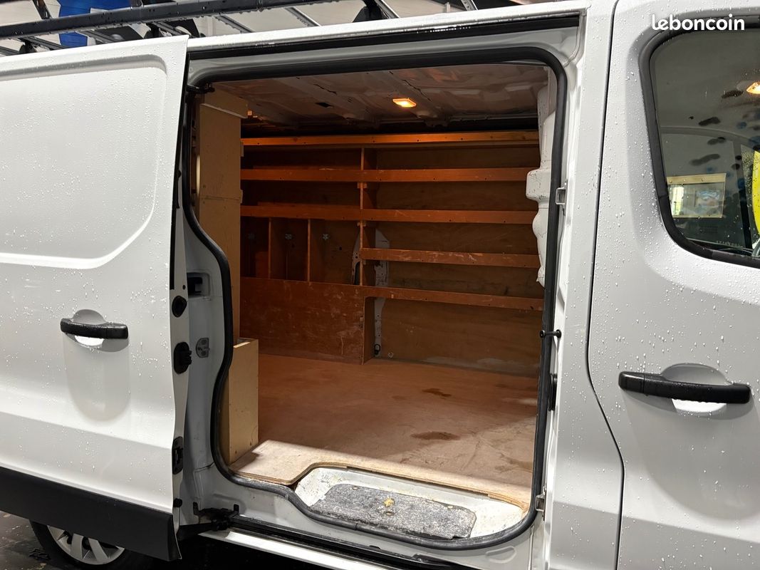 Nissan NV300 L1H1 1.6 DCI 120 cv GALERIE - ATTELAGE - Utilitaires