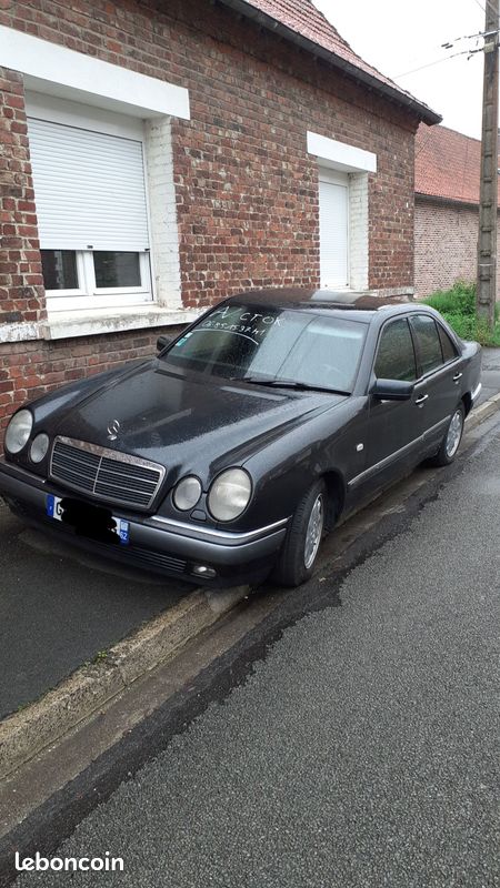 Mercedes 290 td Picasso BM 406 - Voitures