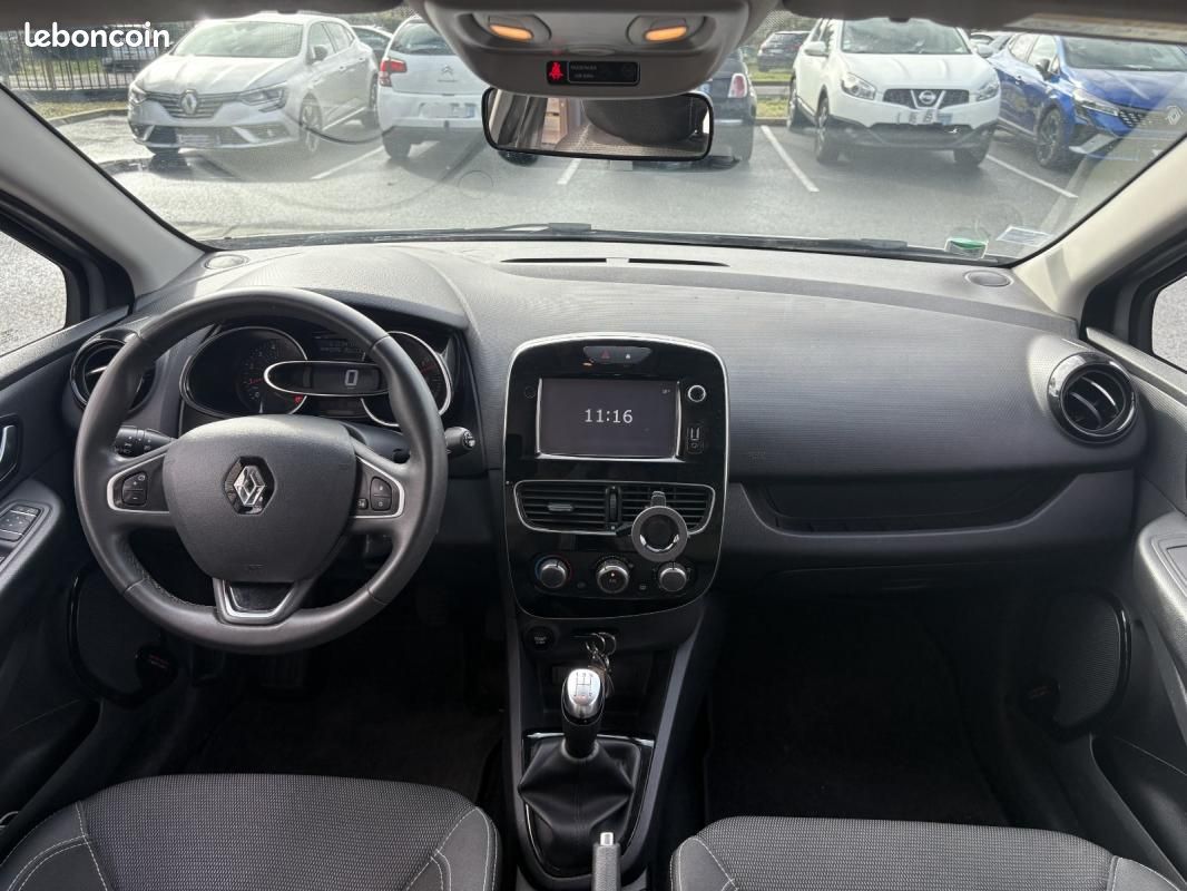 Renault Clio IV BUSINESS dCi 90 Energy eco2 82g / DISTRIBUTION COMPLETE - Voitures