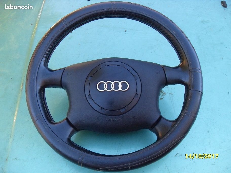 VOLANT 4 BRANCHE VW GOLF 4 ou AUDI A3 - Équipement auto