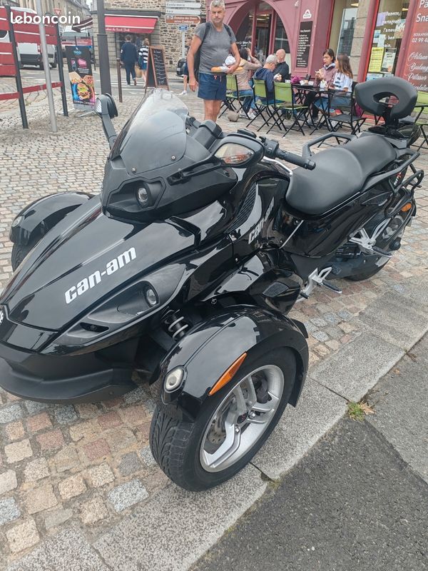 Can am Spyder rs 990 - Motos