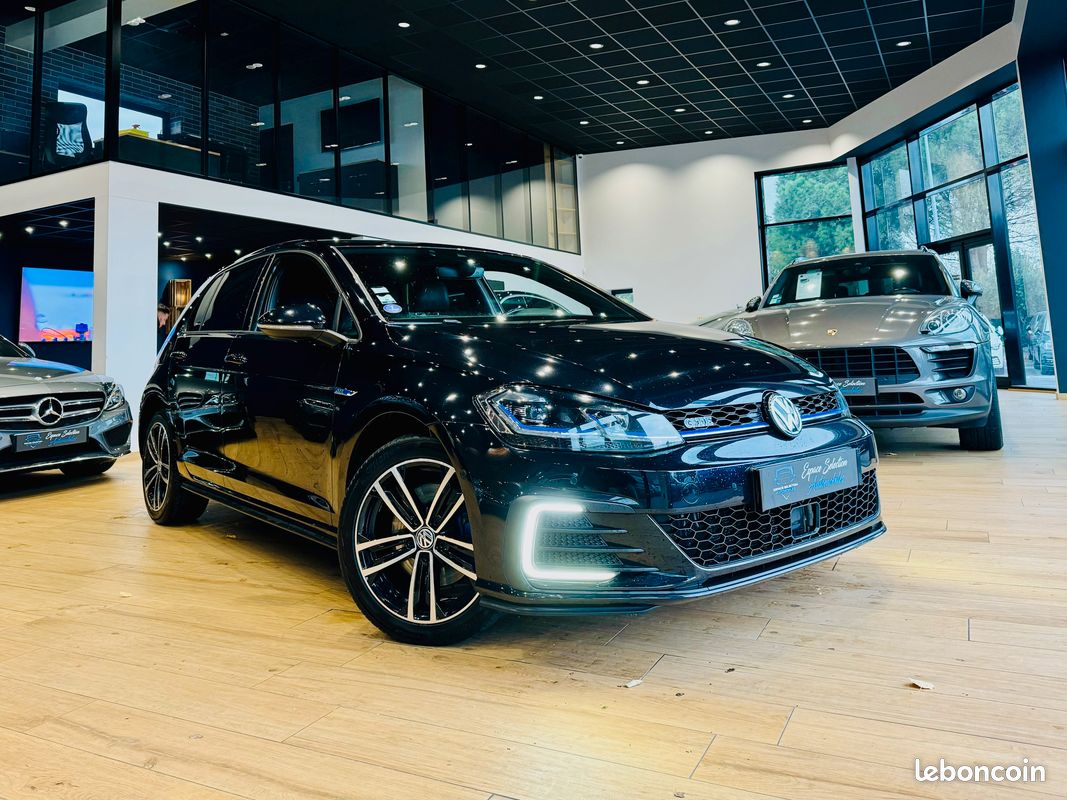 Volkswagen Golf VII 1.4 TSI GTE DSG6 - Voitures