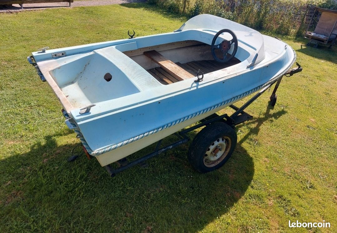 Bateau type Baby ski de Rocca - Nautisme