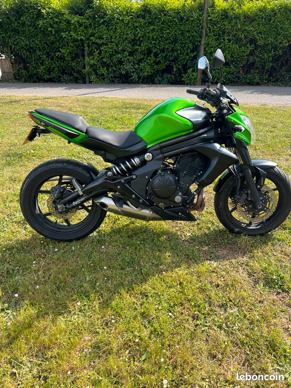 Kawasaki er6 - Motos