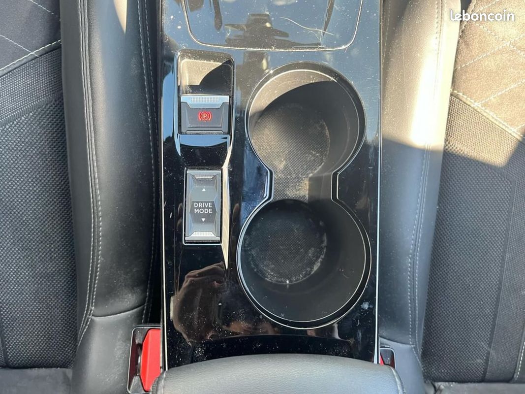 PEUGEOT 2008 PureTech 155 SS EAT8 GT - Voitures