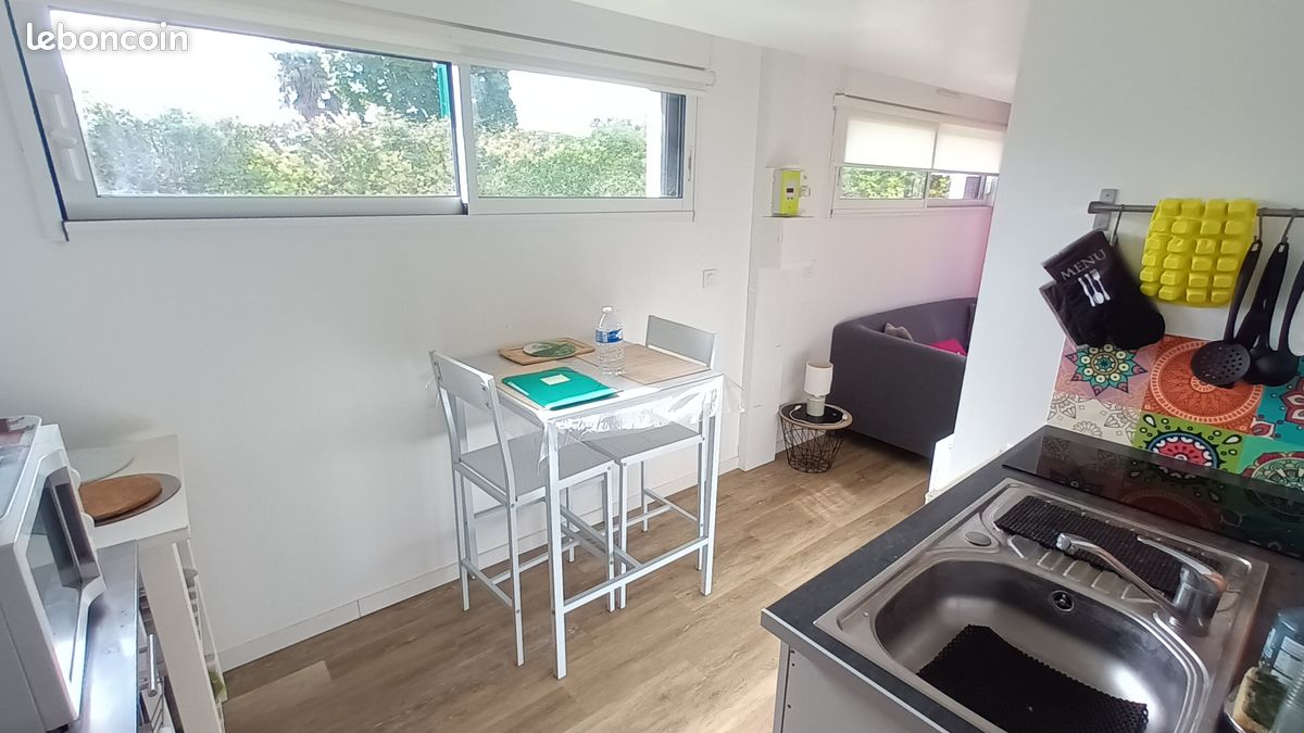 Studio indépendant dans maison avec petit jardin - Locations
