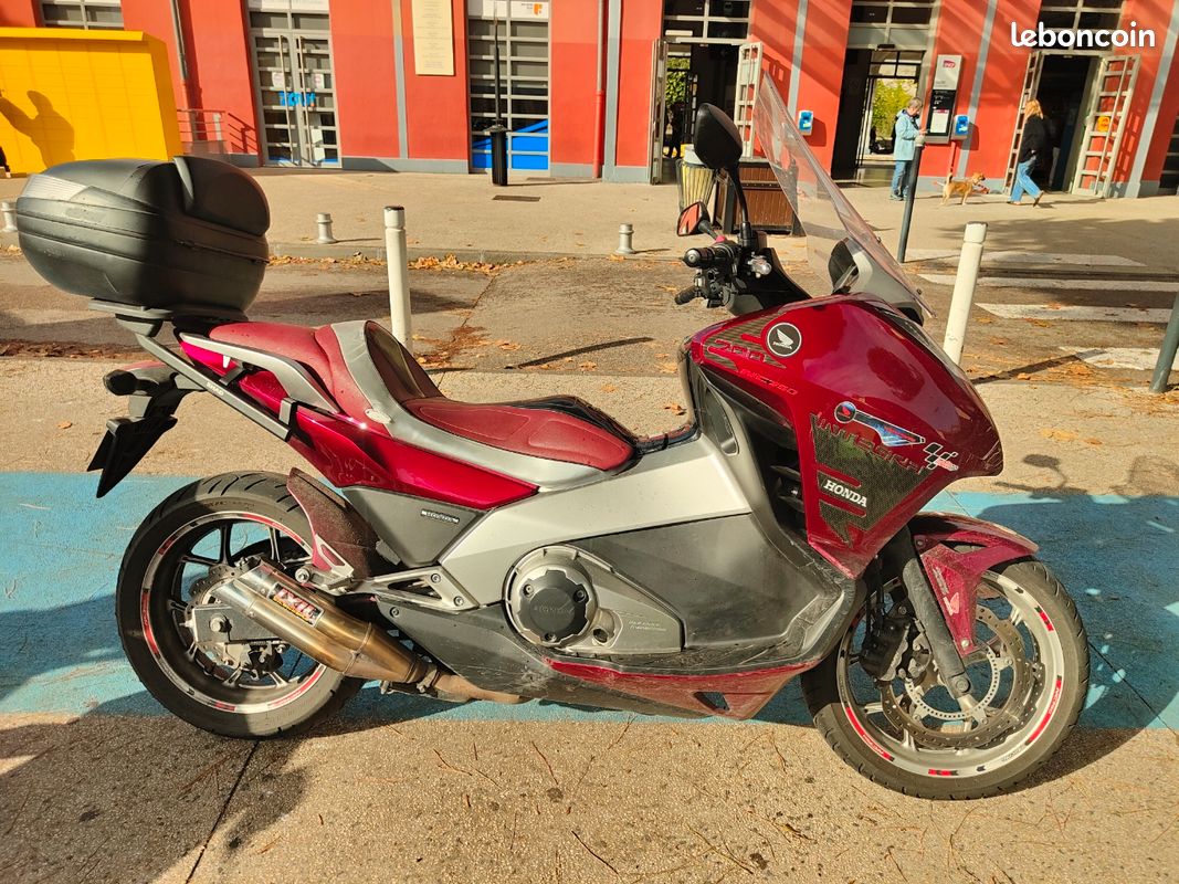 Éch scooter NC 700 honda - Motos