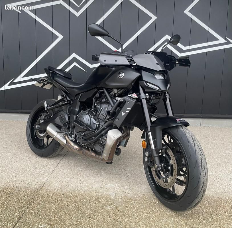 Yamaha MT07 35KW 689 cm3 - Motos