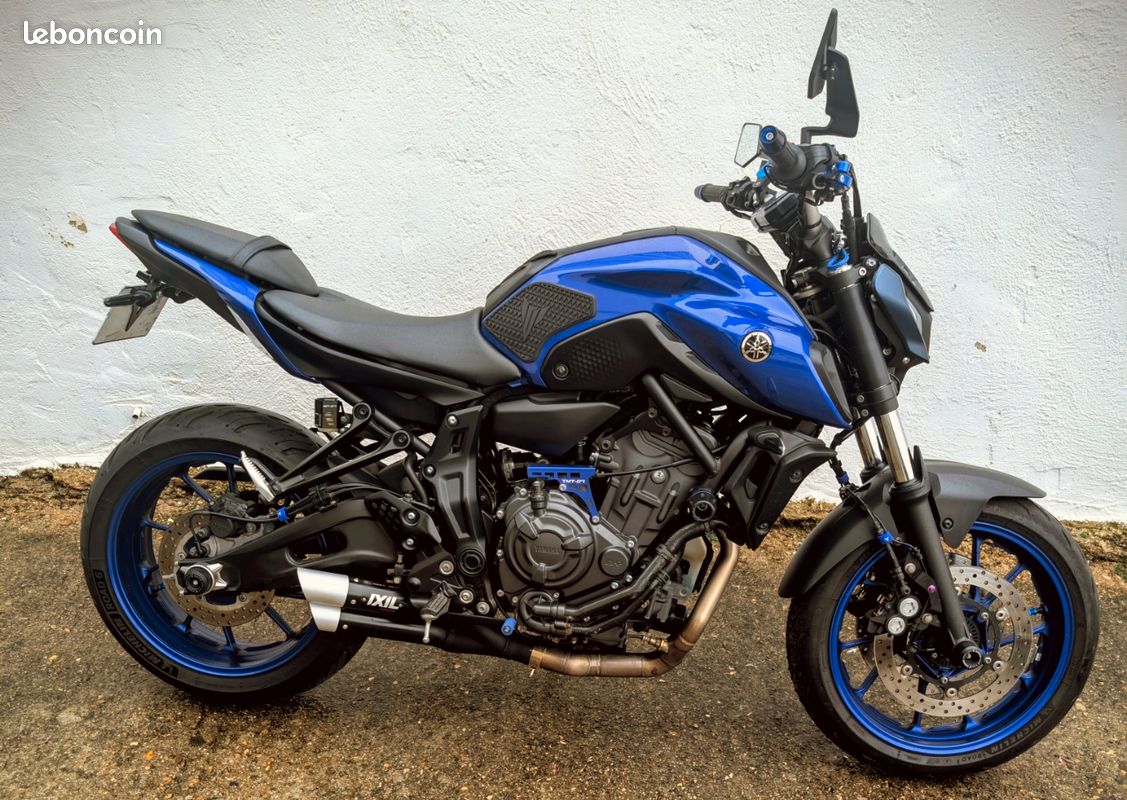 Yamaha MT-07 A2 - Motos