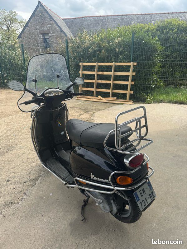 Vespa 125 et4 - Motos