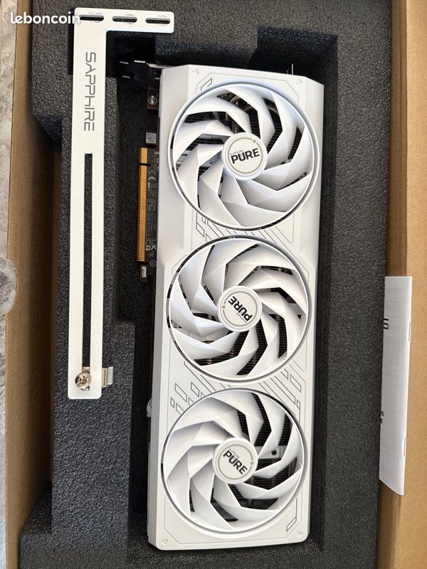 Sapphire PURE AMD RADEON 7800 XT GAMING OC - Accessoires informatique