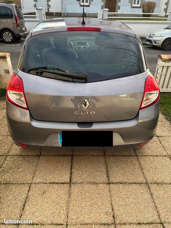 Clio Phase 2 1.5 dCi 68 cv - Voitures