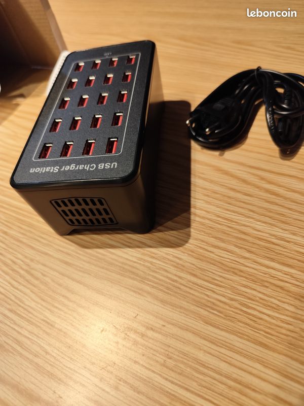 Chargeur USB 20 ports – 100 W – avec ventilation - Accessoires informatique