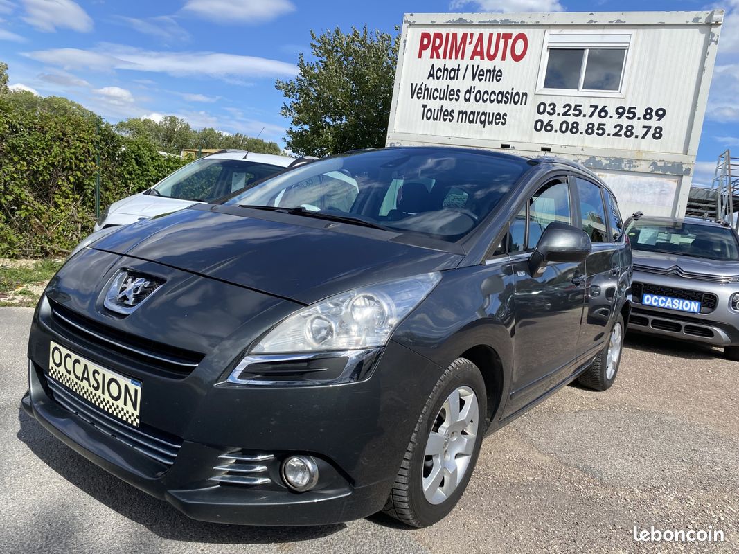 PEUGEOT 5008 1.6 HDi 115ch FAP BVM6 Style 7pl - Voitures
