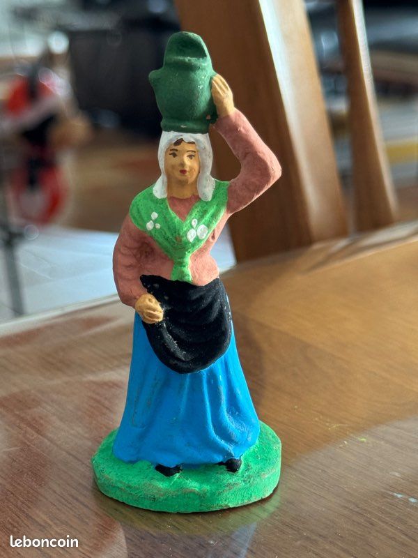 Santon Chave 7 cm / la porteuse d eau - Collection