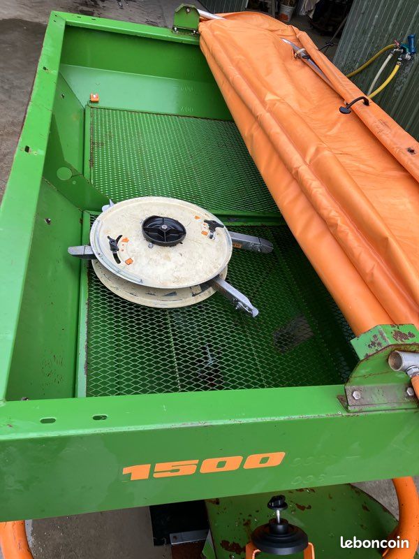 Épandeur à engrais amazone - Matériel agricole