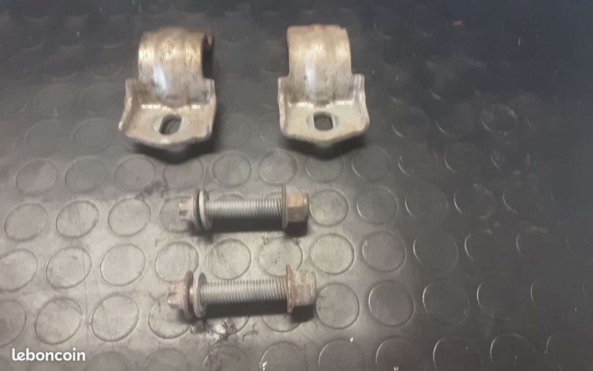 2 Supports fixation bar stabilisatrice Peugeot 206 - Équipement auto