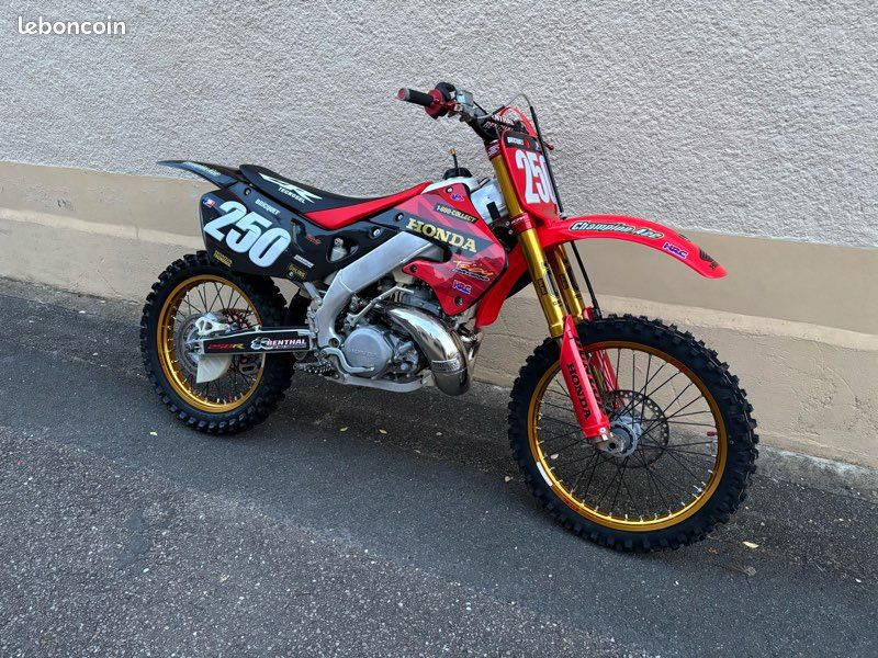 250 cr - Motos