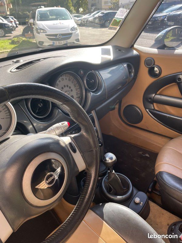 Mini cooper one d D-4D de Toyota - Voitures