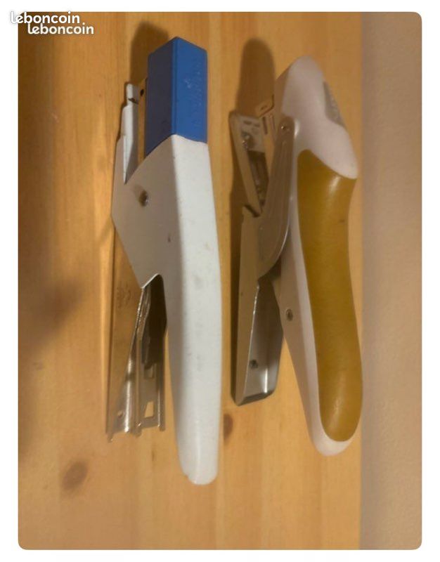 Lot de 2 agrafeuses de bureau - Équipements & Fournitures de bureau