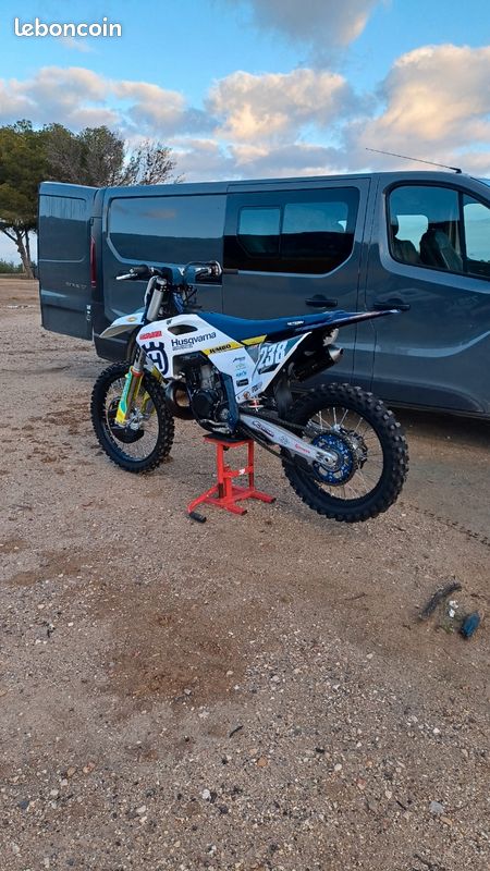 Husqvarna 250 tc 2023 - Motos
