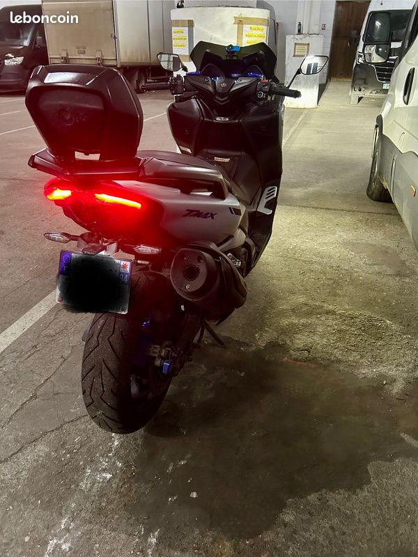 T max 2020 - Motos