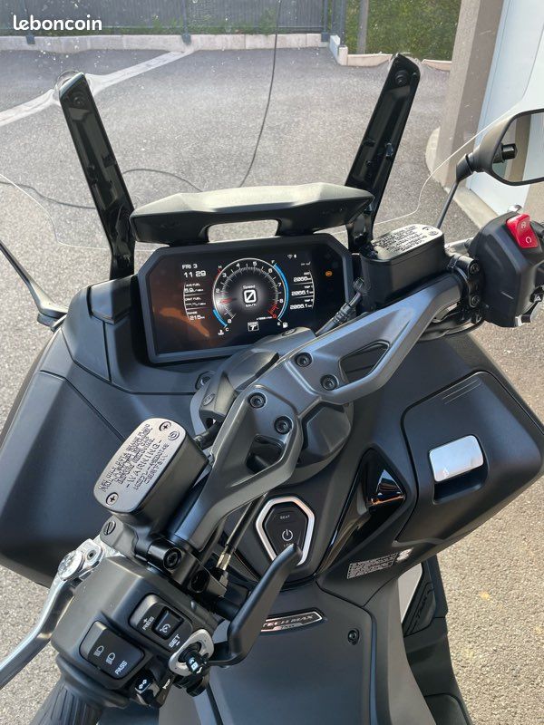 T-max 560 yamaha - Motos