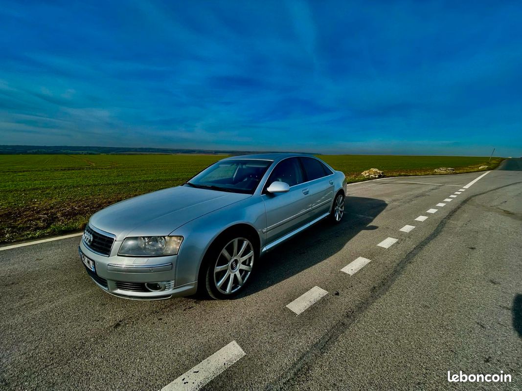 Avendre AUDI A8 V8 - Voitures
