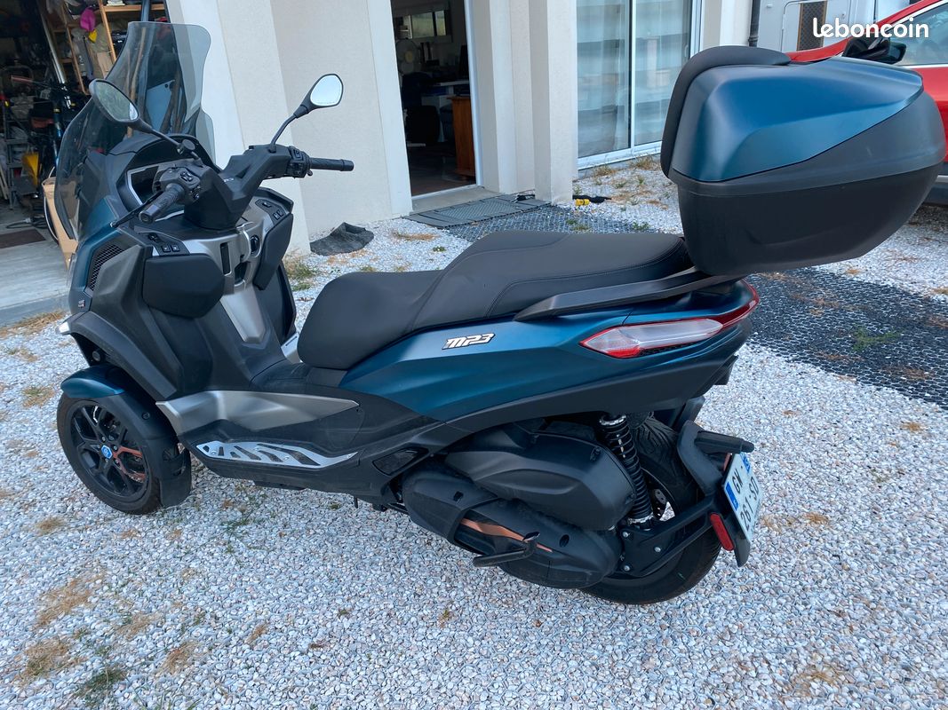 Piaggio MP3 Exclusive 530 / ANNEE 2024 1500Km - Motos