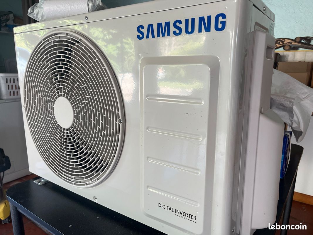 Clim double split neuf prix sacrifié -50% - Électroménager