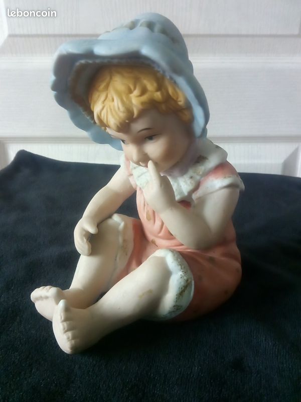 Biscuit ancien fillette insouciante - Collection