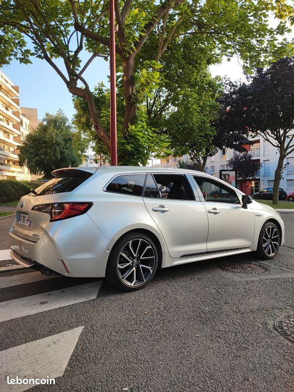 Toyota Corolla touring collection - Voitures