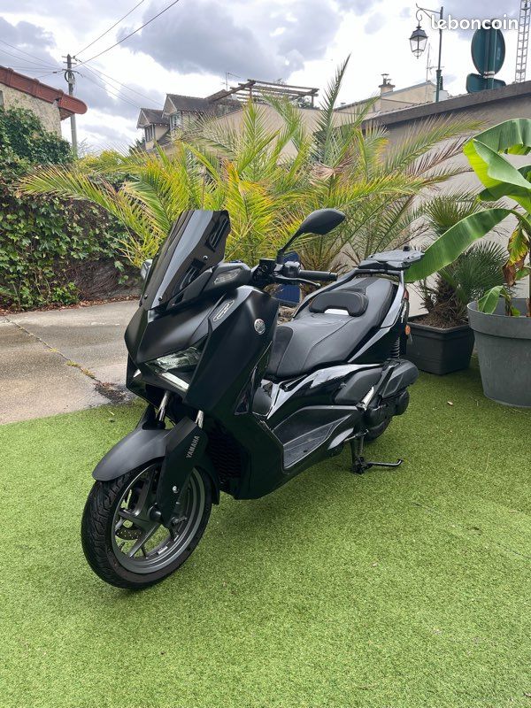 X max 125 tech max 2024 - Motos