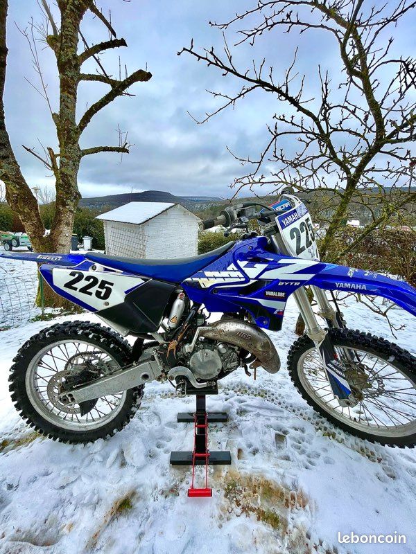 Yamaha YZ - Motos