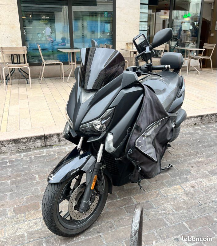 Yamaha Xmax - Iron Max - 125cc - Motos